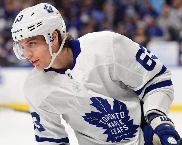 Sabres notes: Tyler Ennis happy in fourth-line role with Maple Leafs ...