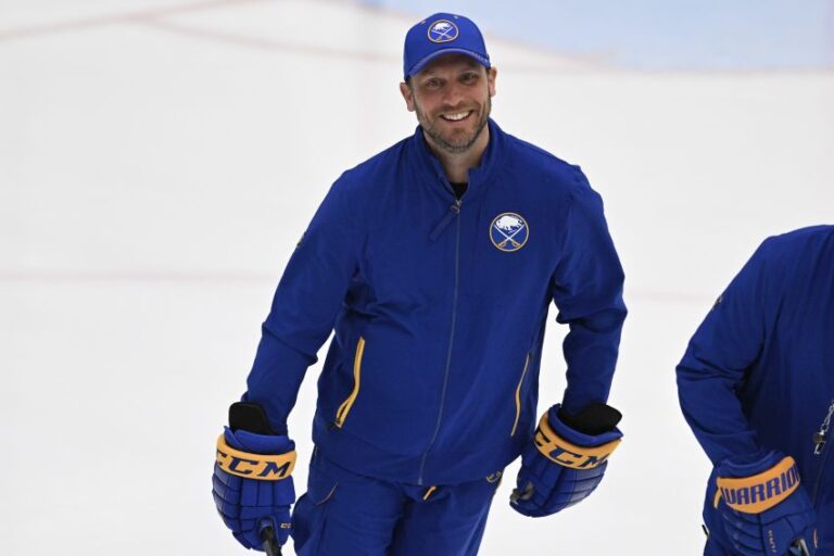 Sabres name Nathan Paetsch, Vinny Prospal assistant coaches with Amerks ...